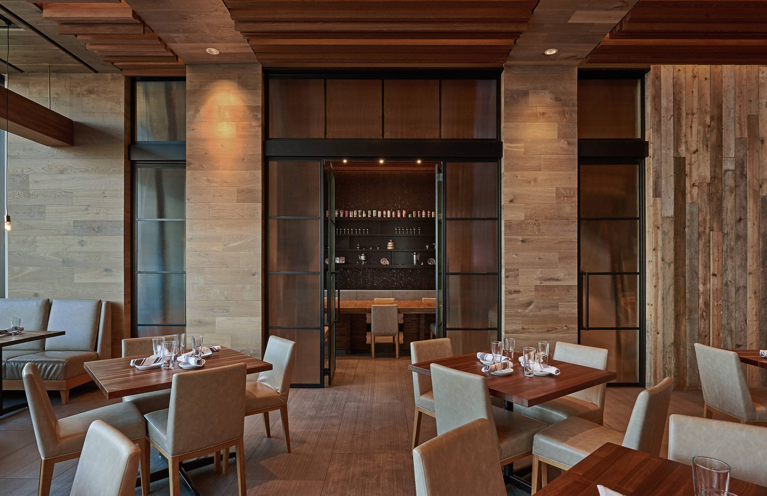 Midtown Chicago-Chromium | DMAC Architecture & Interiors